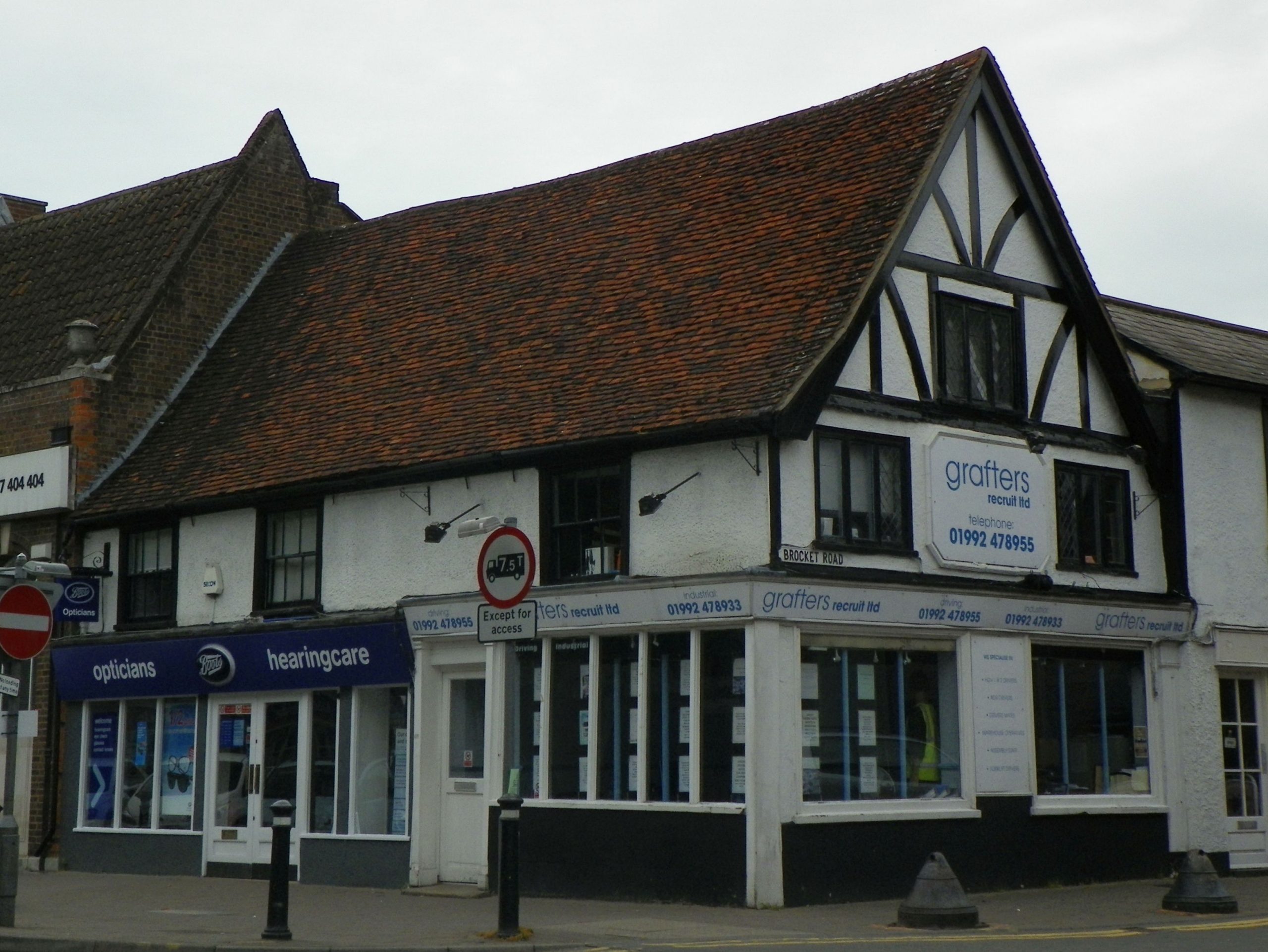 Hoddesdon High Street — West Side | Grade 2 Listed Buildings, Hoddesdon ...
