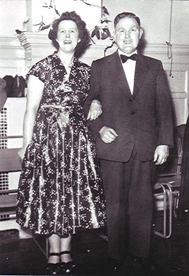 Phyllis & Arthur Darvell | Redbourn Groups by surname D-F | Herts Memories