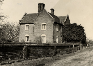 Bare knuckle fights and dung heaps. | Datchworth | Herts Memories