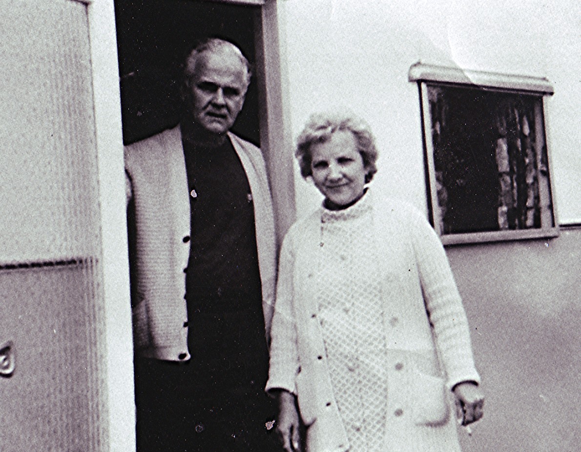 Ralph & Gladys Simms | Redbourn Groups by surname S-U | Herts Memories