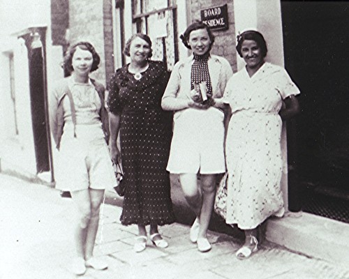 Holt & Partington | Redbourn Families G-I | Herts Memories