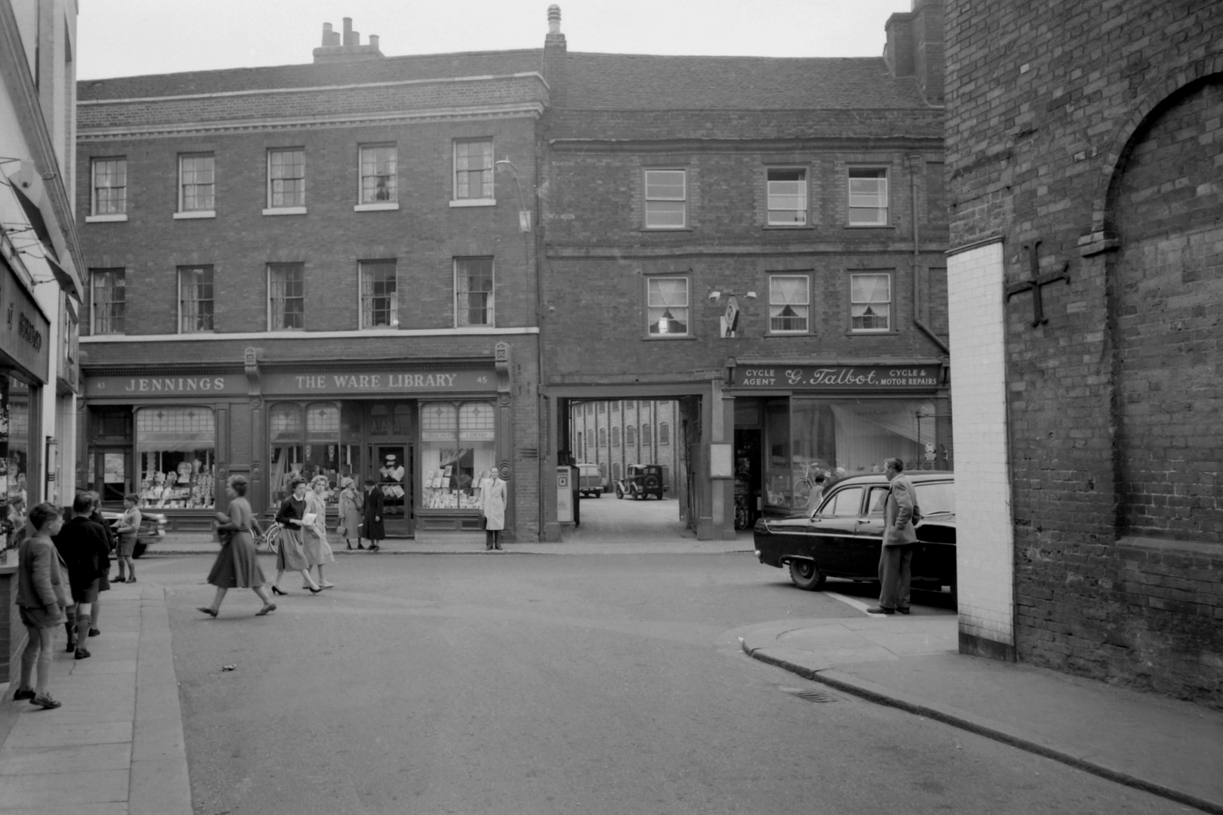 Ware's High Street | Ware | Herts Memories