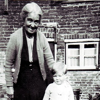 Minnie & David Hopcroft | Redbourn Families G-I | Herts Memories