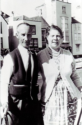 Jack & Grace Halsey | Redbourn Groups by surname G-I | Herts Memories