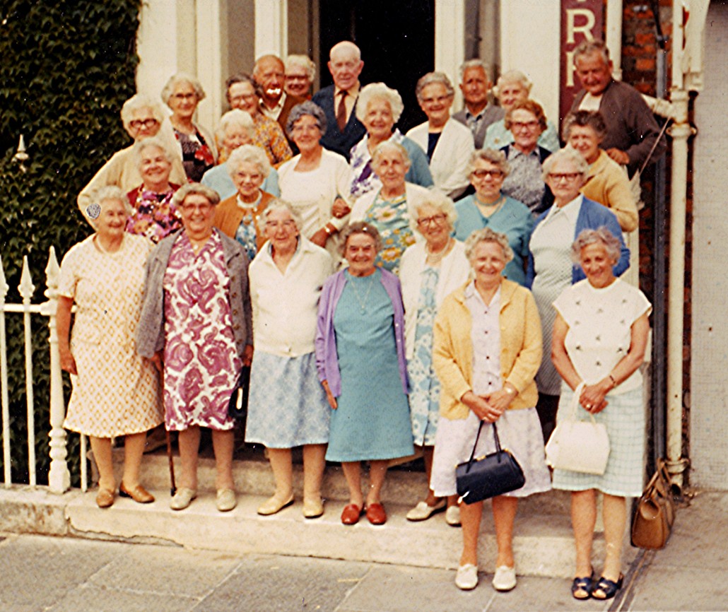 Old Folks Club Holiday Group | Redbourn Old People's Outings | Herts ...