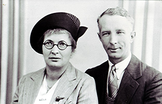 Winifred & Edward Bray | Redbourn Groups by surname A-C | Herts Memories