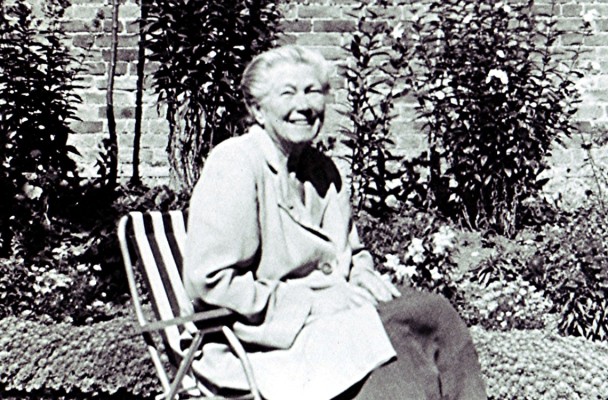 Winifred Stracey | Redbourn Individuals S-U by surname | Herts Memories