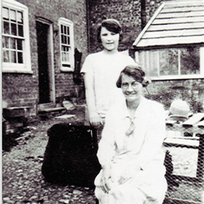 Winifred & Joyce Simpson | Redbourn Families S-U | Herts Memories
